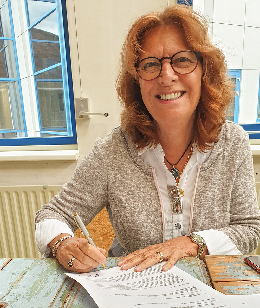 Heleen Stravers - Coastal Villas & Yachts